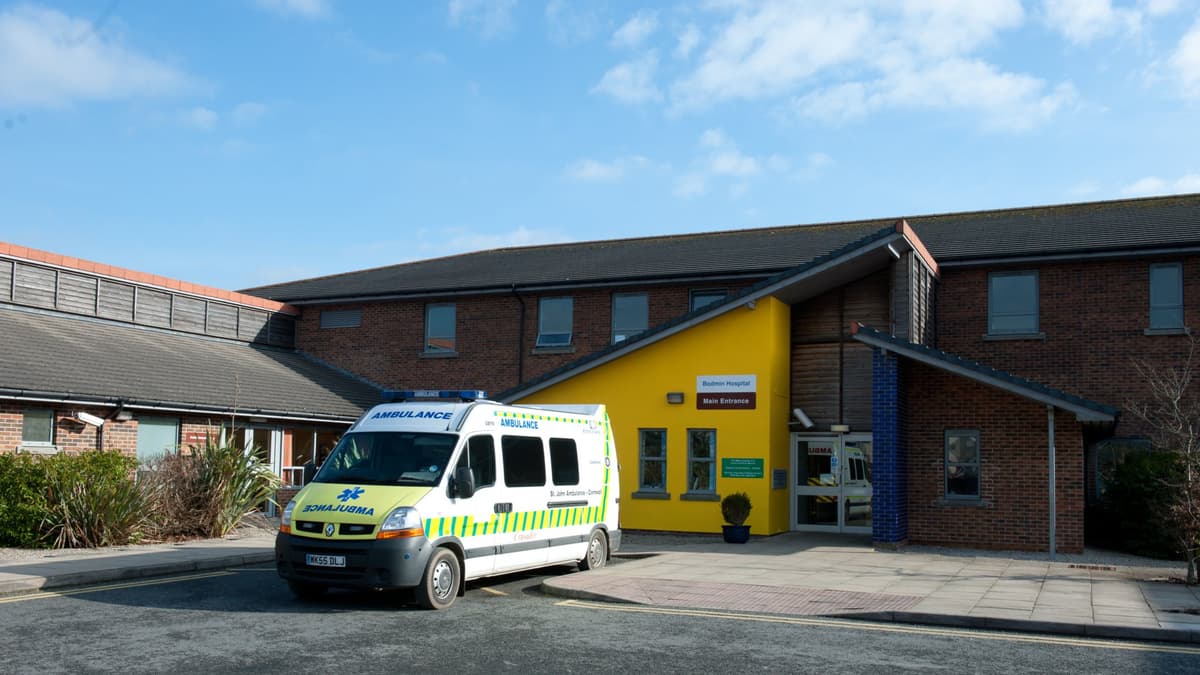 Cornish hospitals to install solar panels reducing energy costs | voicenewspapers.co.uk