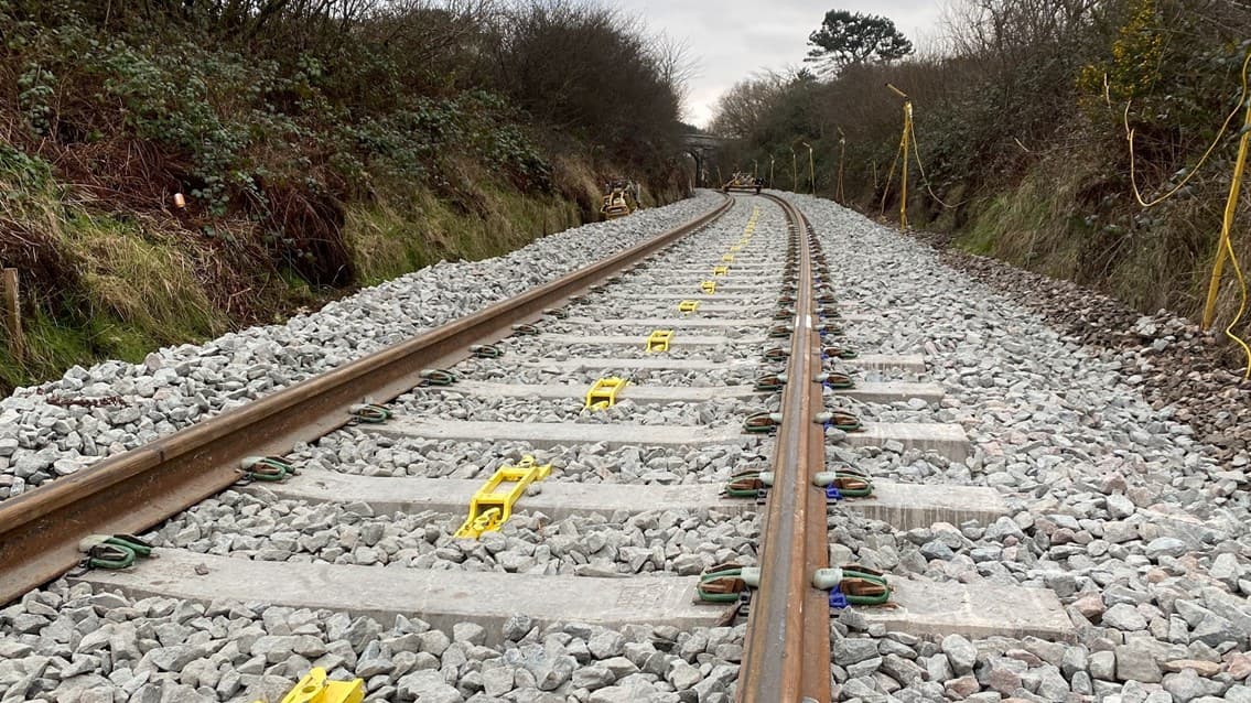 Major plans to create a coast to coast rail service given green light ...