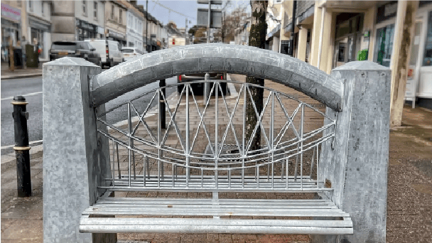 Artistic bridge bench is a hit with shoppers | voicenewspapers.co.uk