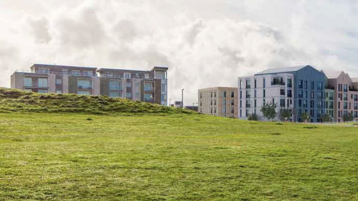 Fears raised controversial major plans to redevelop the Narrowcliff are ...
