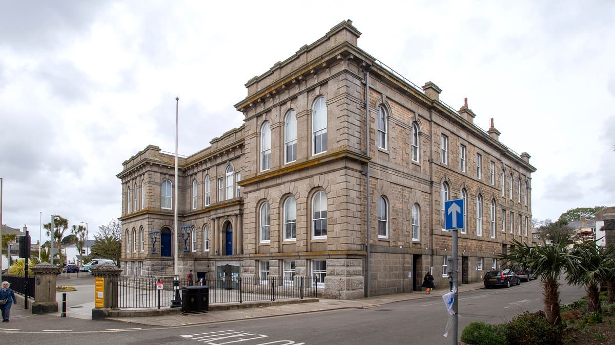 Family hub enjoys official opening | voicenewspapers.co.uk