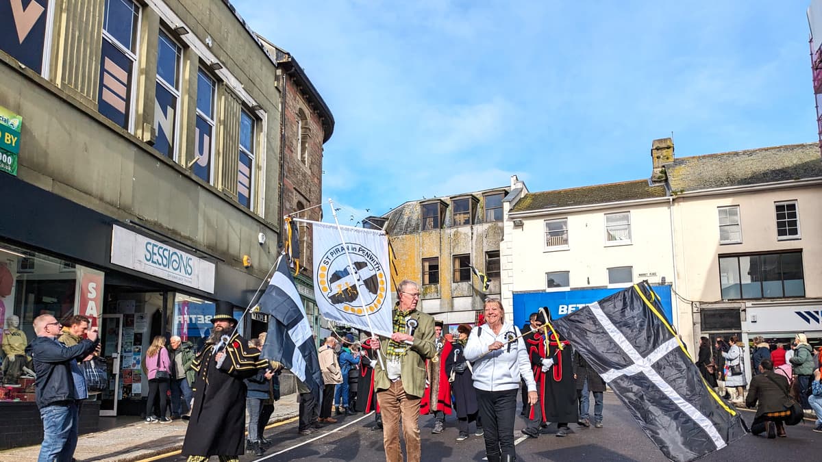 Traditional Furry Dance takes place in Penzance | voicenewspapers.co.uk
