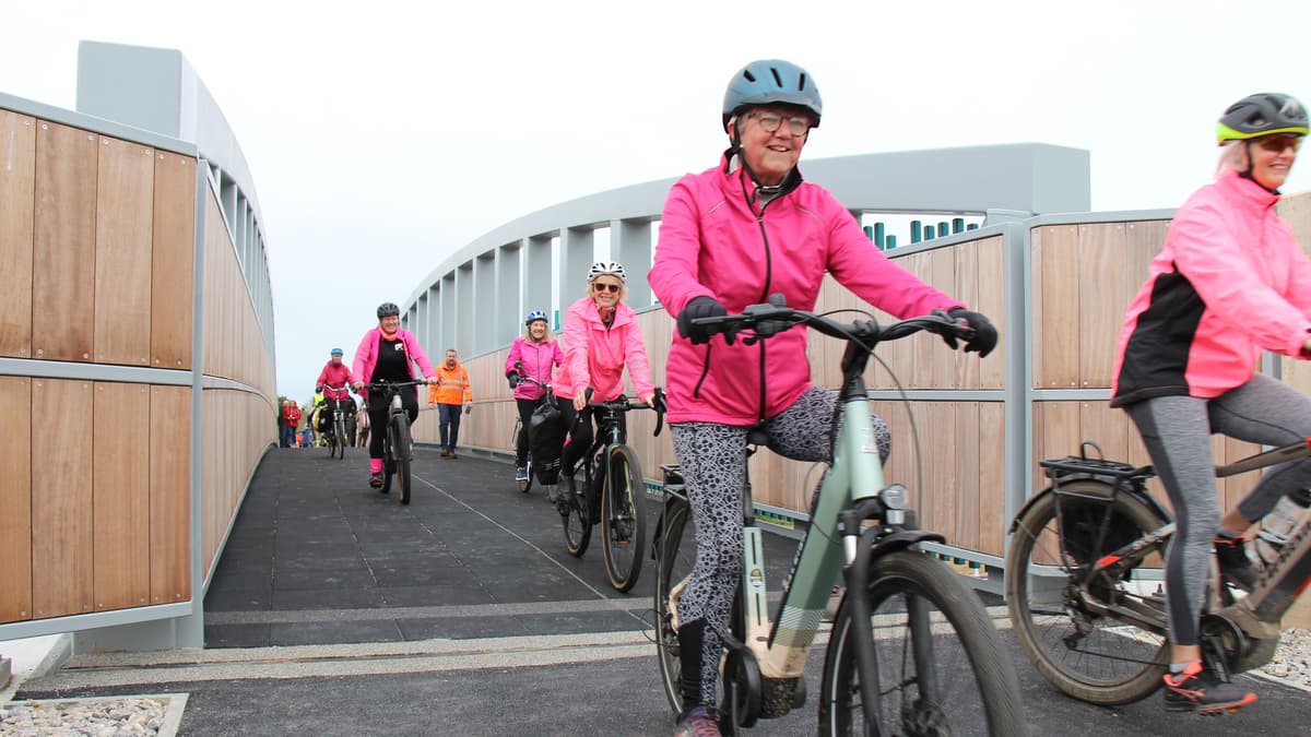 Saints Trail cycle route from Chiverton to Threemilestone is now open ...