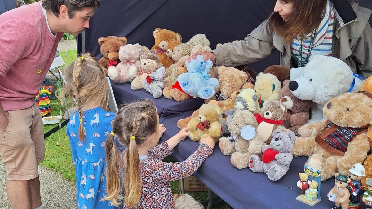 Teddy bears and owners descend on historic house | voicenewspapers.co.uk