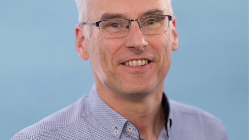 St Austell headteacher scoops national reading champion award for work ...