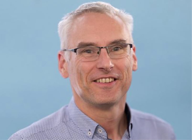 St Austell headteacher scoops national reading champion award for work ...