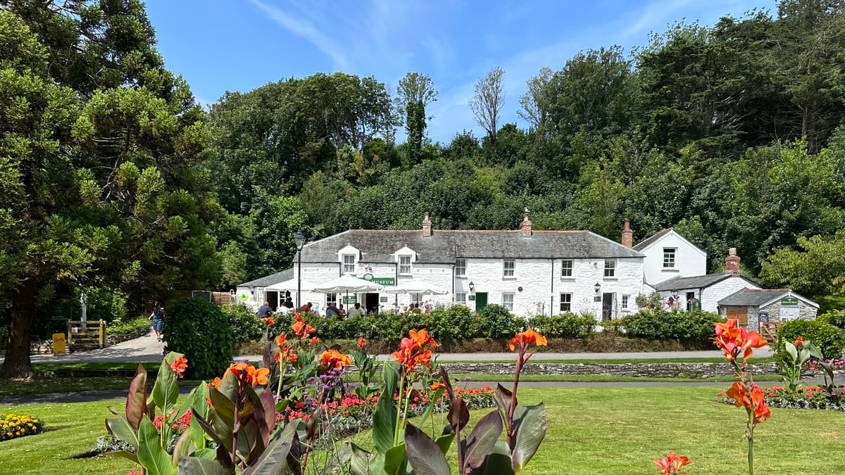 Popular heritage cottages appealing for people to step forward and help ...