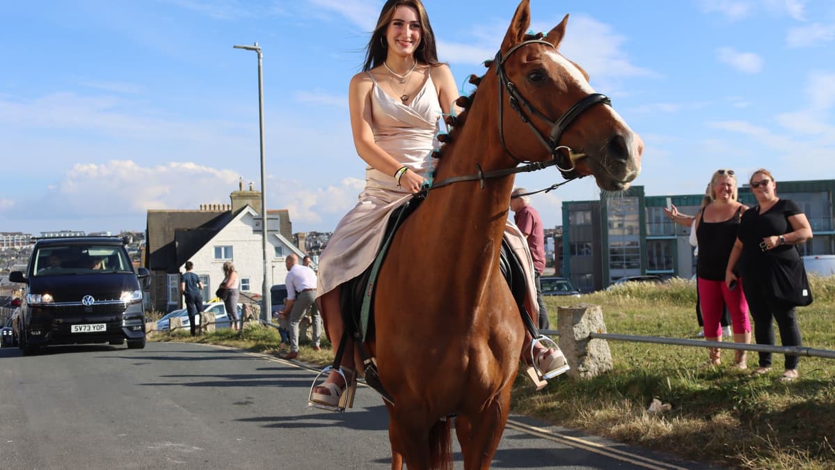 Pupils from Penrice Academy enjoy their prom at Newquay hotel ...