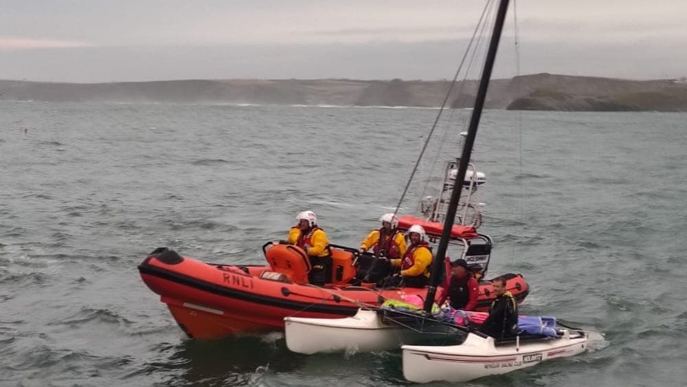 Lifeboat launched after catamaran got into difficulty in Newquay Bay ...