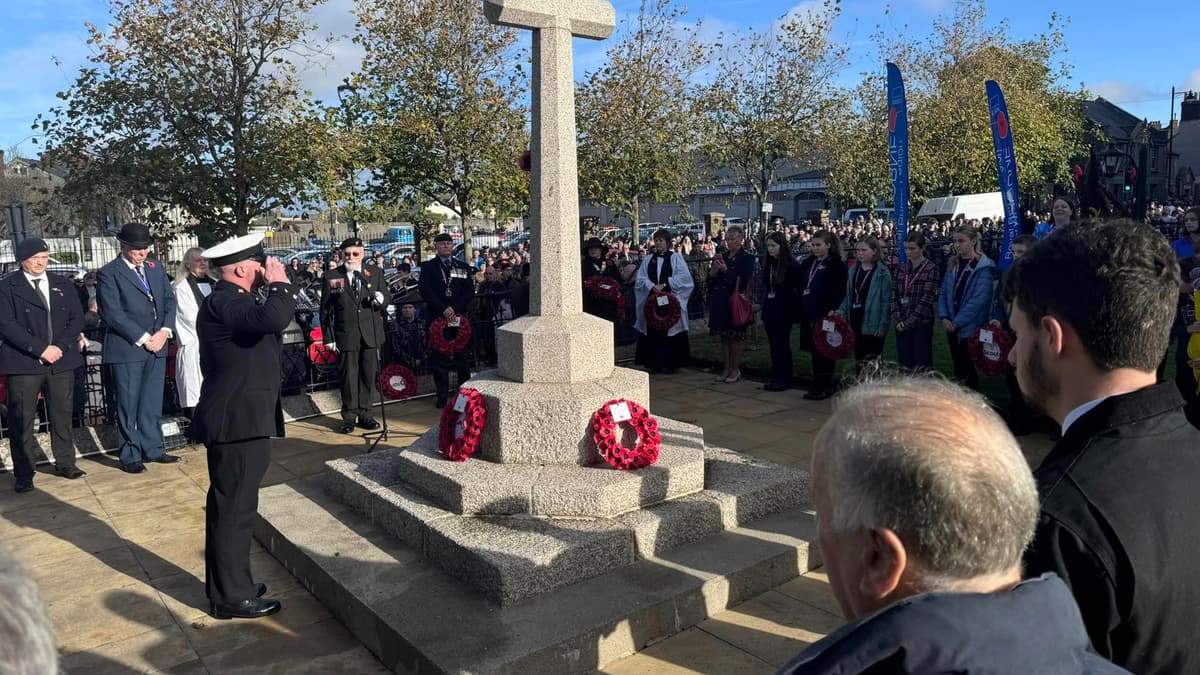 Camborne and Redruth commemorate the fallen with parade and service ...