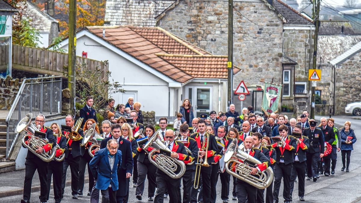 Service of remembrance and parade in Clay Country village ...