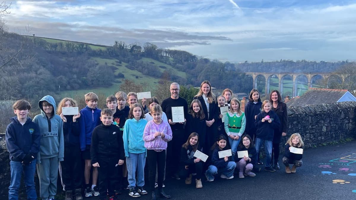 Winning design for MP Christmas card from Calstock CP school pupil ...