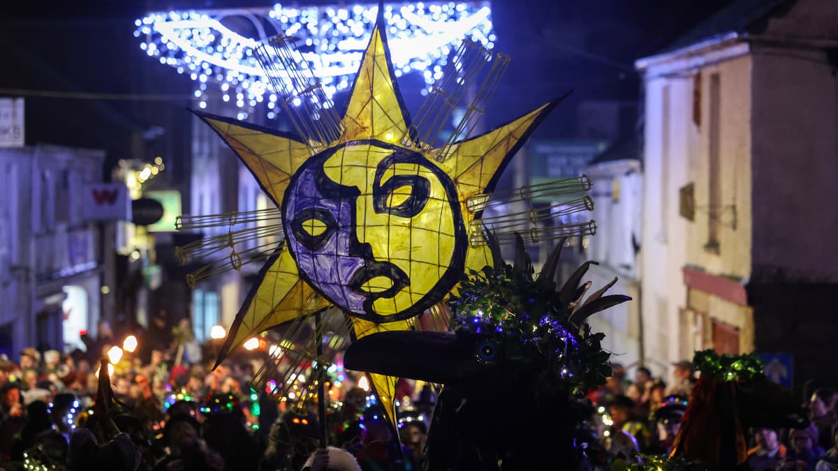 Thousands take part in Montol Festival to celebrate midwinter solstice ...