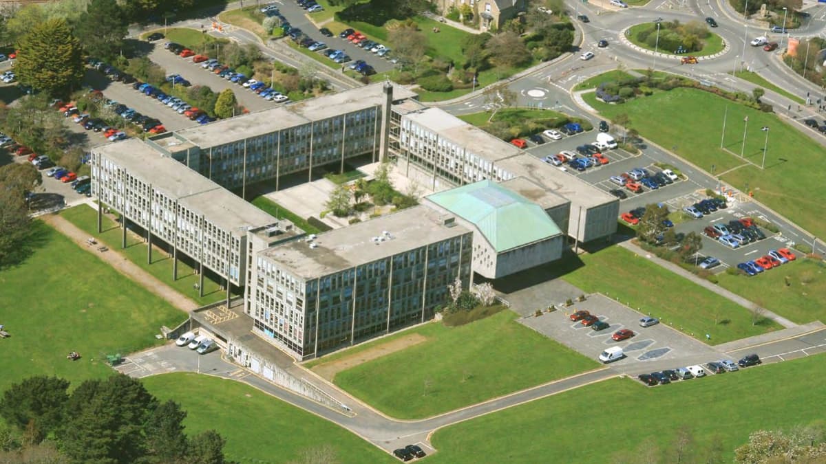 Cornwall Council concern as its debt hits the billion figure | voicenewspapers.co.uk