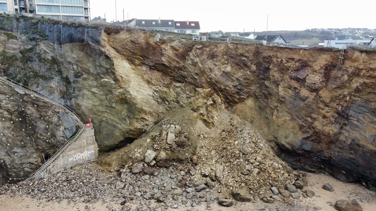 Massive cliff collapse at Whipsiderry sees tonnes of rock crash onto ...