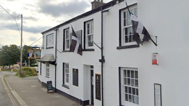 Violence breaks out between two groups at pub in Par | voicenewspapers ...