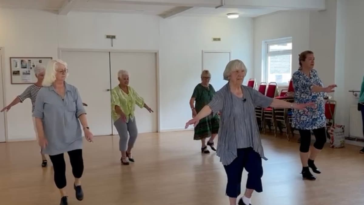 Woman still teaching tap dancing aged 95 - despite two hip replacements ...