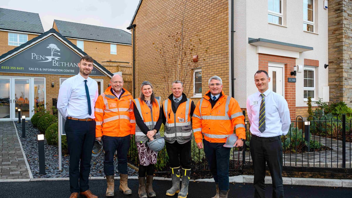 Cornish MP visits new housing development | voicenewspapers.co.uk
