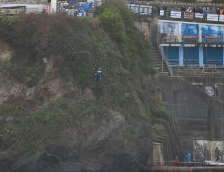 Man rescued after becoming stuck on cliff | voicenewspapers.co.uk